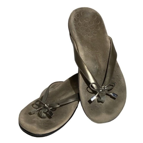 Vionic | Shoes | Vionic Bella Thong Sandals Women Size 7 Wide Gold ...